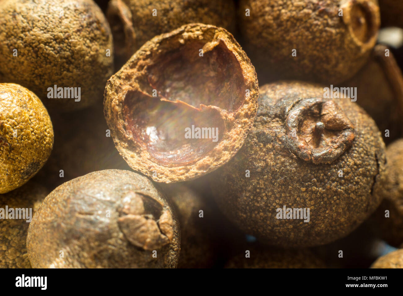 Full black pepper image hi-res stock photography and images - Alamy