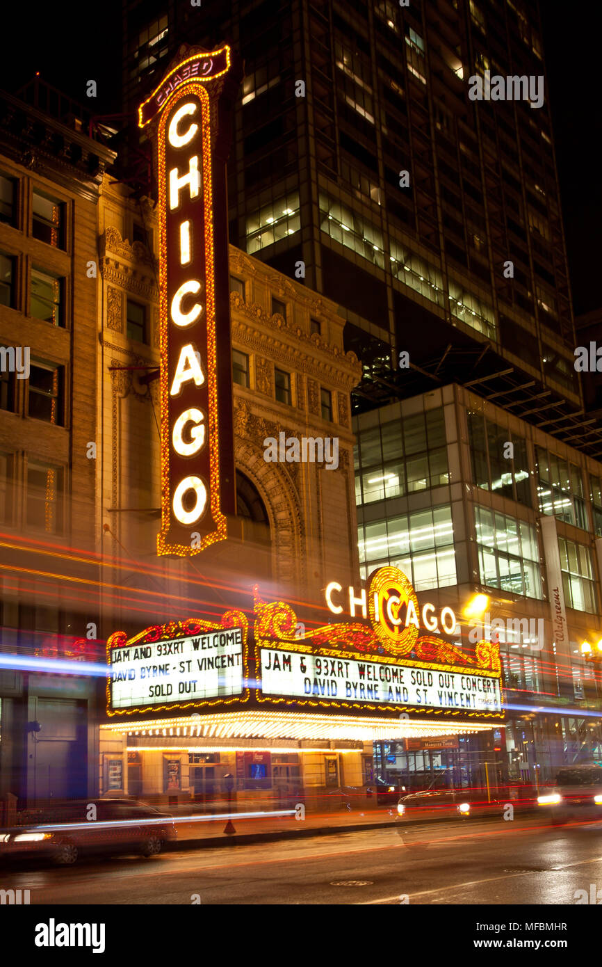 Chicago theater sign hi-res stock photography and images - Alamy