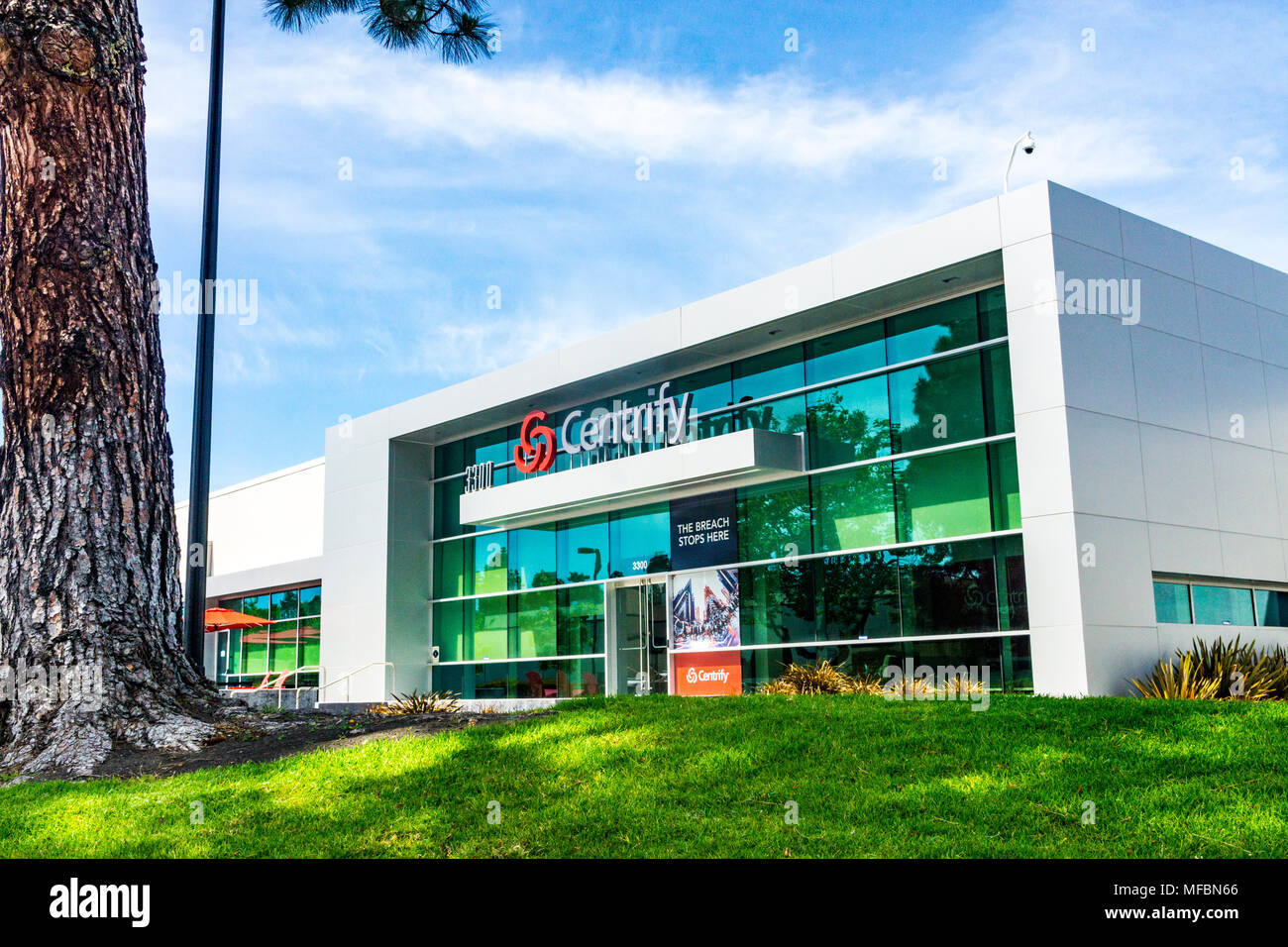 Centrify hi-res stock photography and images - Alamy