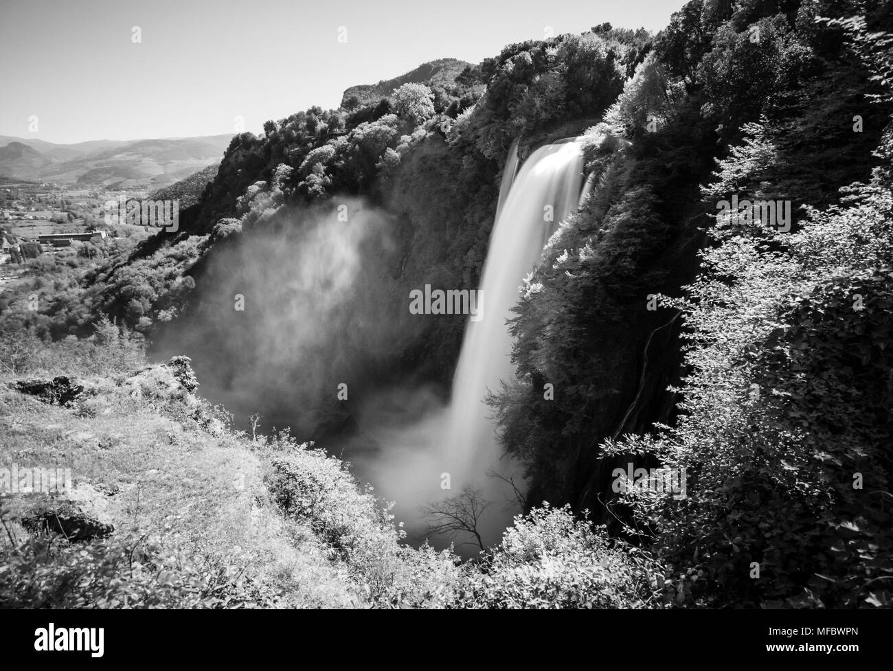 Marmore waterfalls cascata delle marmore Black and White Stock Photos ...