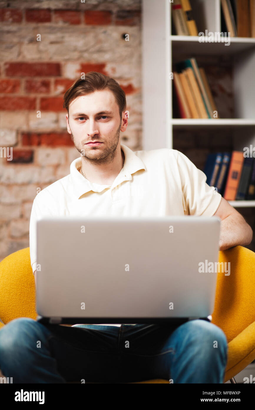 Man computer hi-res stock photography and images - Alamy