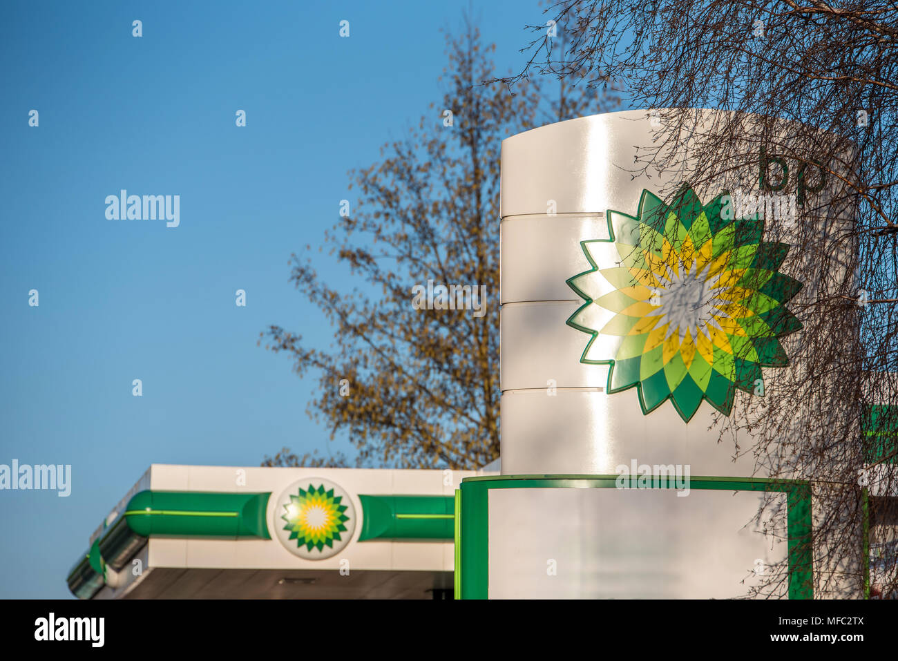Castrol logo hi-res stock photography and images - Alamy
