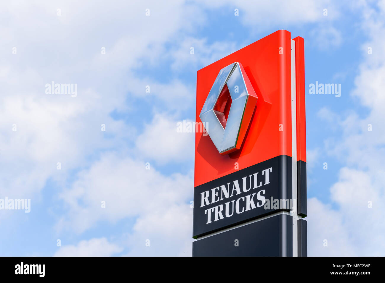 Renault trucks logo symbol icon hi-res stock photography and images - Alamy