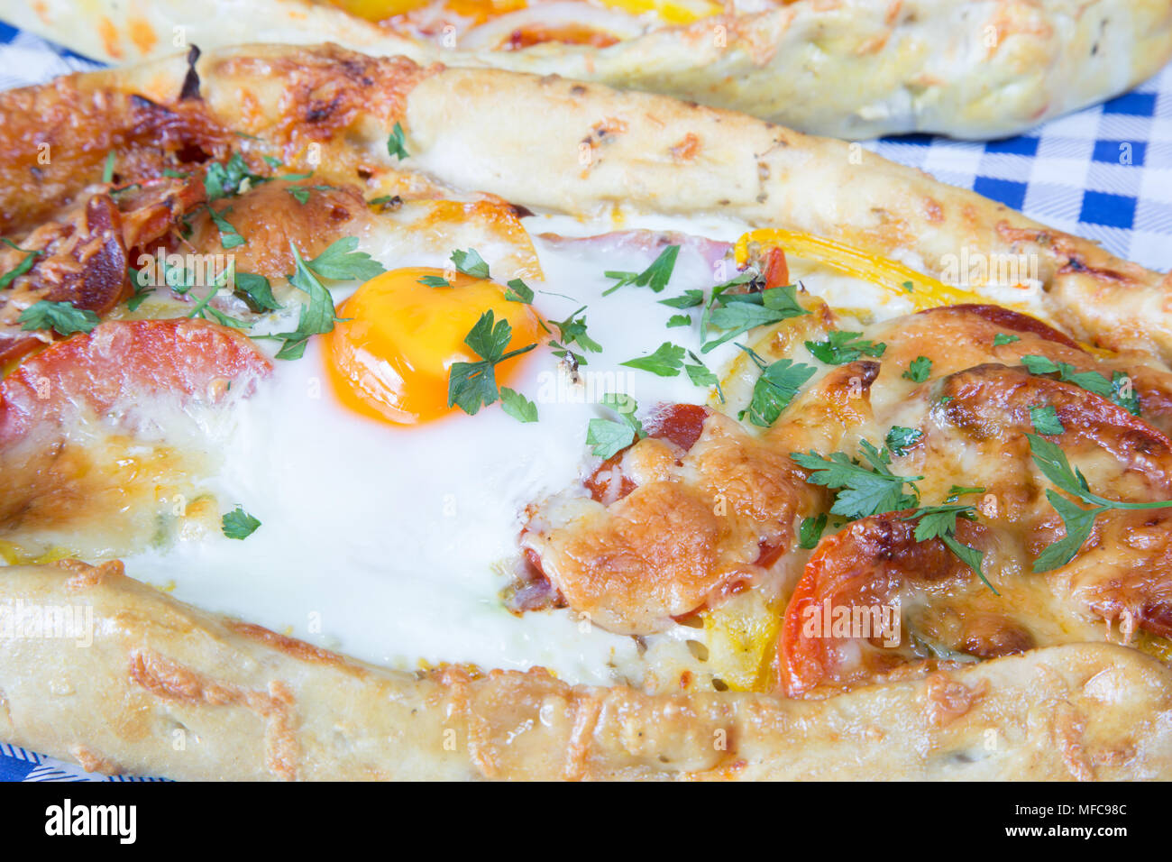 Yumurtali pide hi-res stock photography and images - Alamy