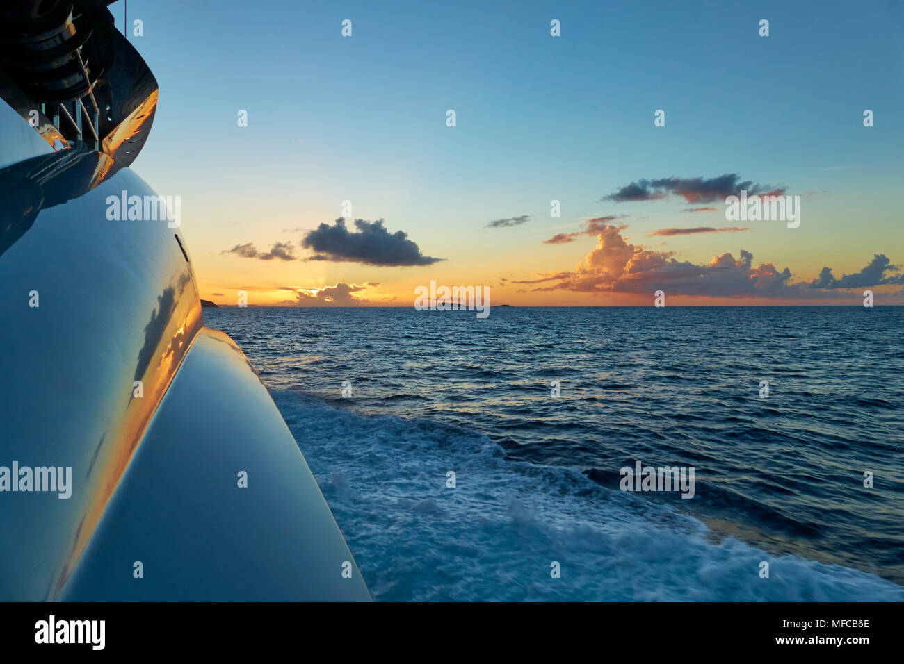 Powerboat and sunset hi-res stock photography and images - Alamy