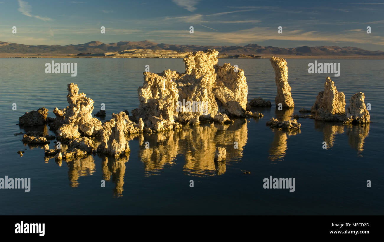 Tufa formations at mono lake hi-res stock photography and images - Alamy