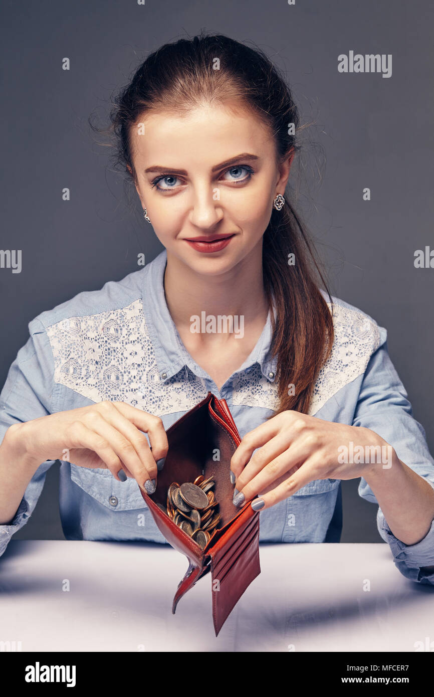 Full wallet hi-res stock photography and images - Alamy