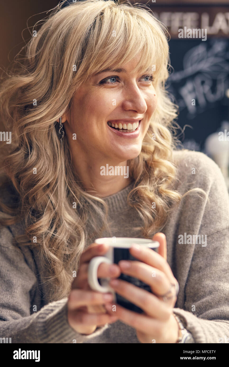 Girl thinking happy face hi-res stock photography and images - Alamy