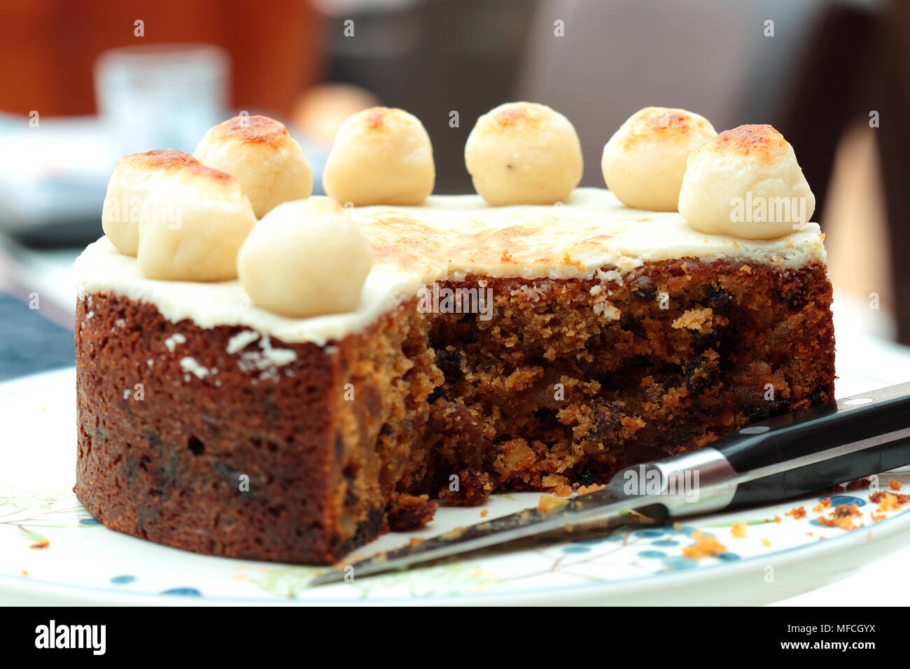 Simnel cake slice hi-res stock photography and images - Alamy