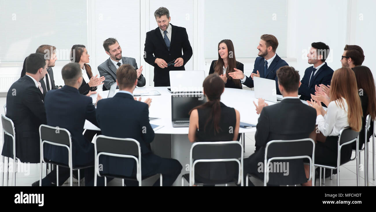 Explaining negotiations hi-res stock photography and images - Alamy