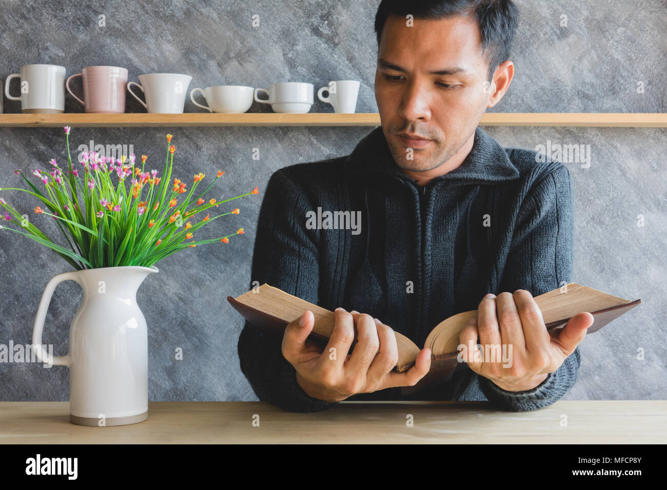 Asian success story hi-res stock photography and images - Alamy