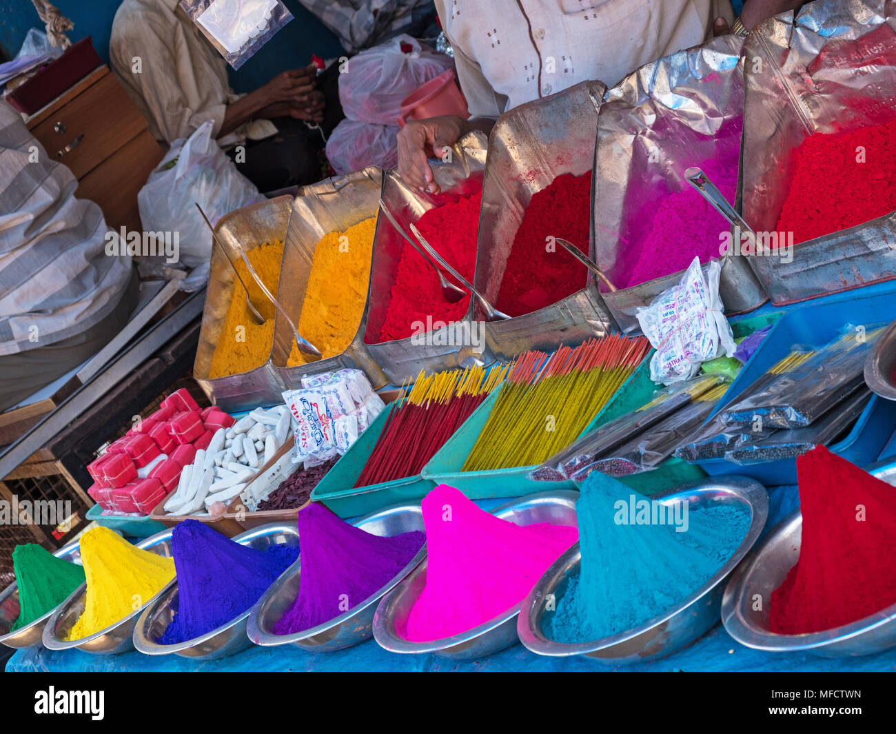 Indian grain rangoli hi-res stock photography and images - Alamy