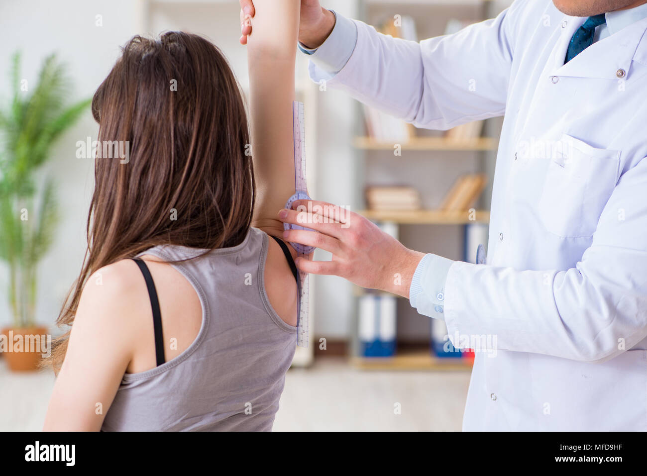 Shoulder flexibility test hi-res stock photography and images - Alamy