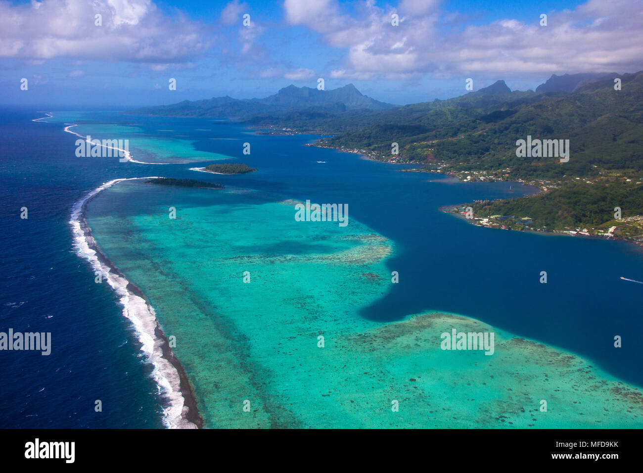 Aerial of coral reef hi-res stock photography and images - Alamy