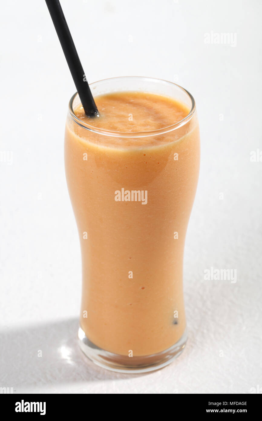 papaya milk tea Stock Photo - Alamy