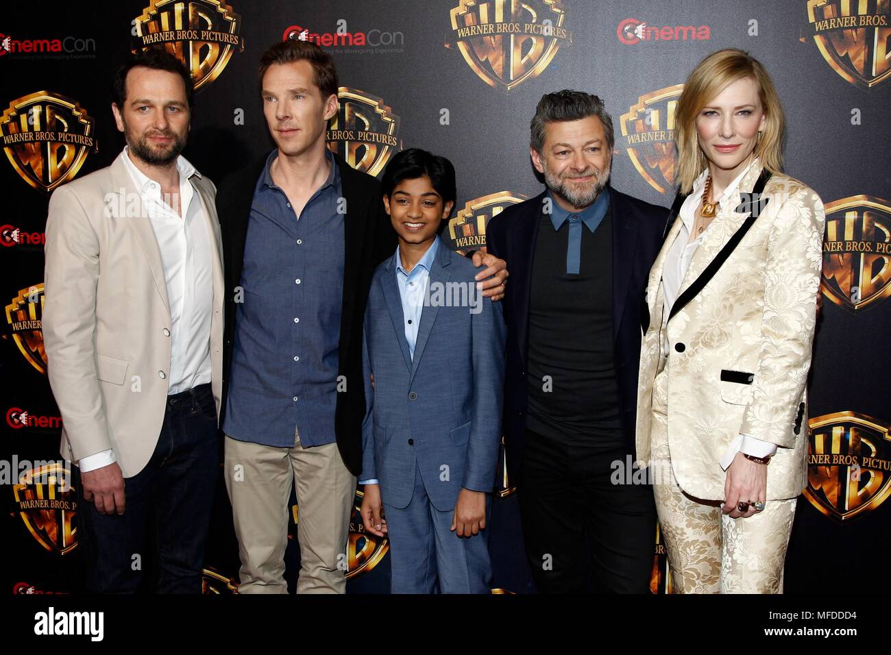 Andy serkis and cate blanchett hi-res stock photography and images - Alamy