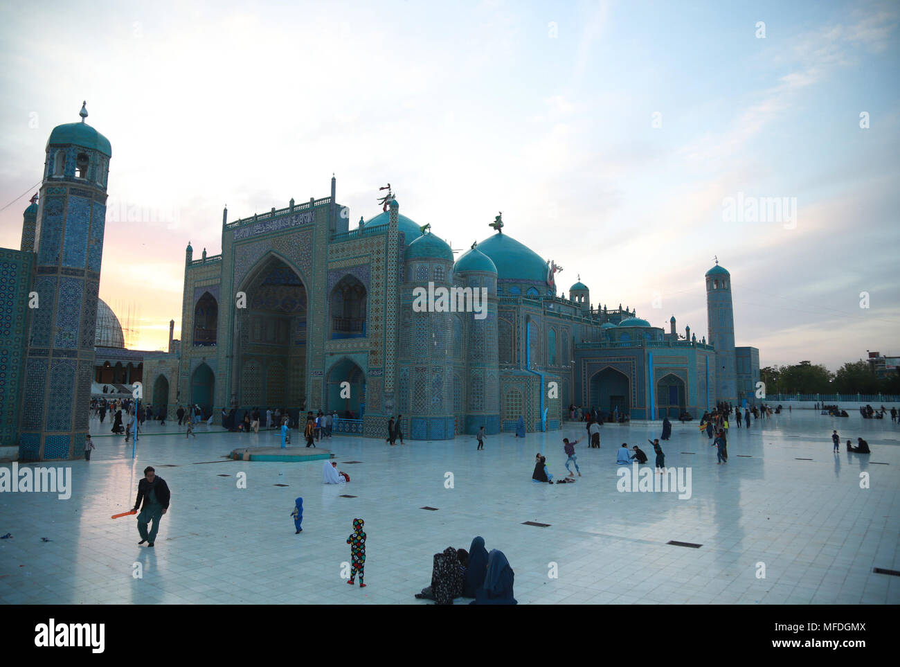 Mazari sharif hi-res stock photography and images - Alamy