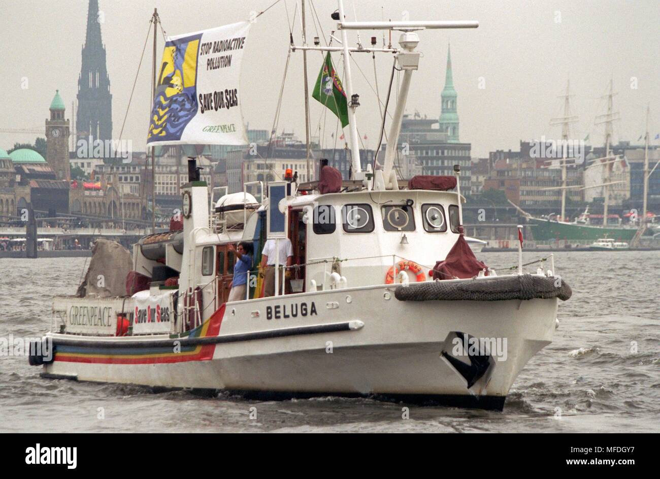 The Greenpeace ship Beluga leaves the port of Hamburg on September 4 ...