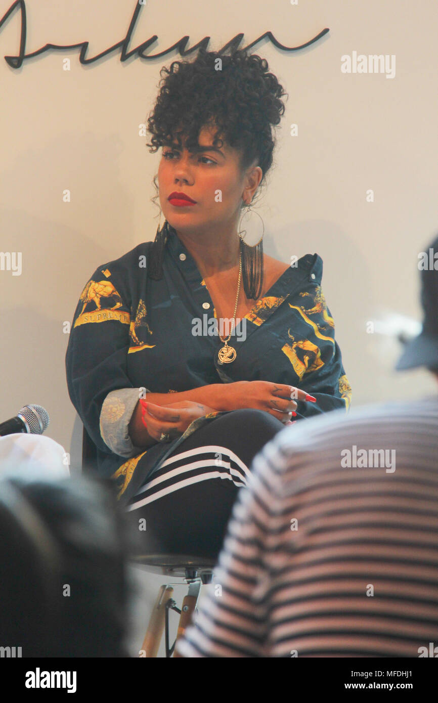 Yahn hi-res stock photography and images - Alamy