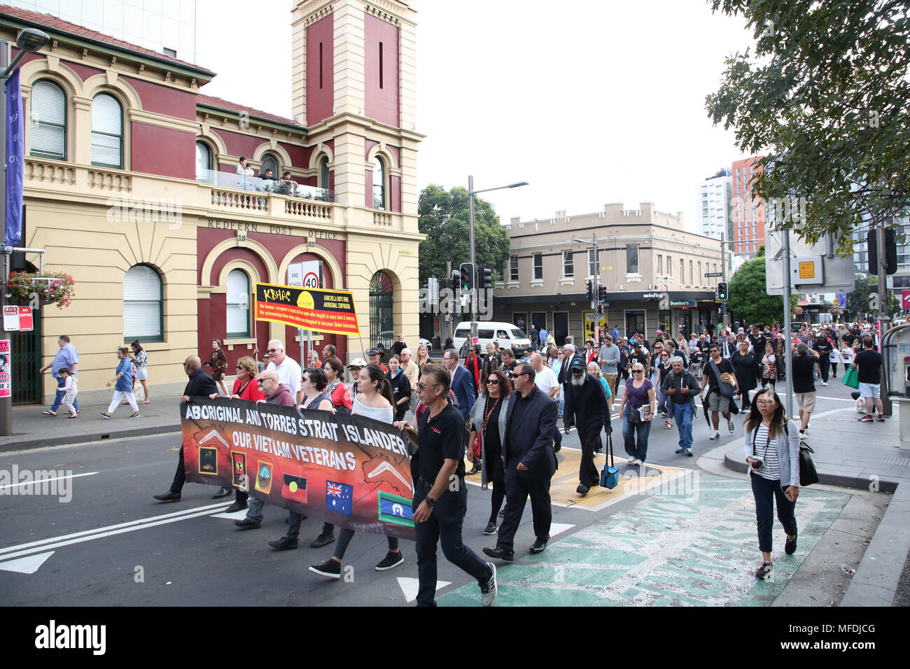 Sydney, Australia. 25th April 2018. The annual coloured digger march ...