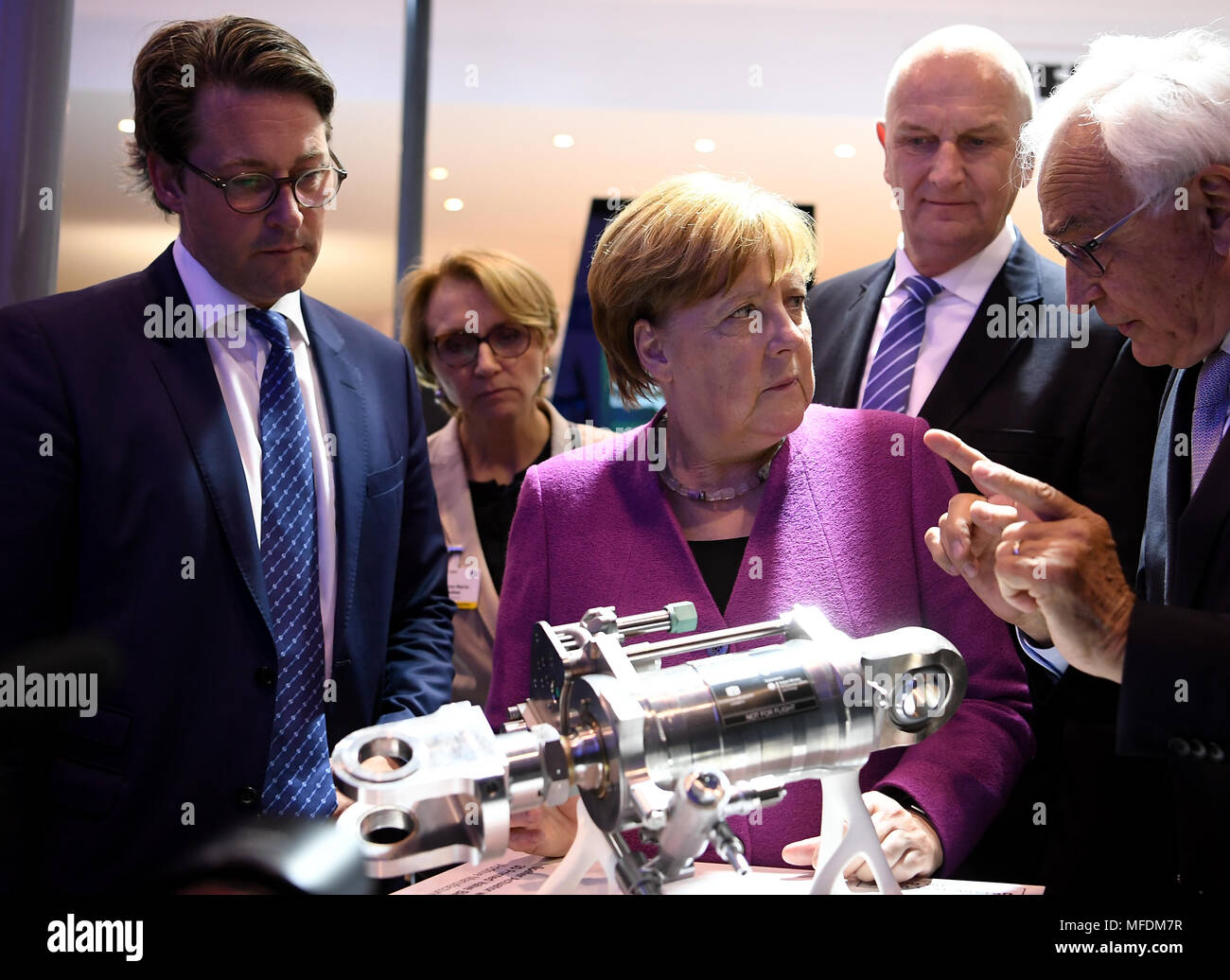 Schoenefeld, Germany. 25th April, 2018. German chancellor from the ...