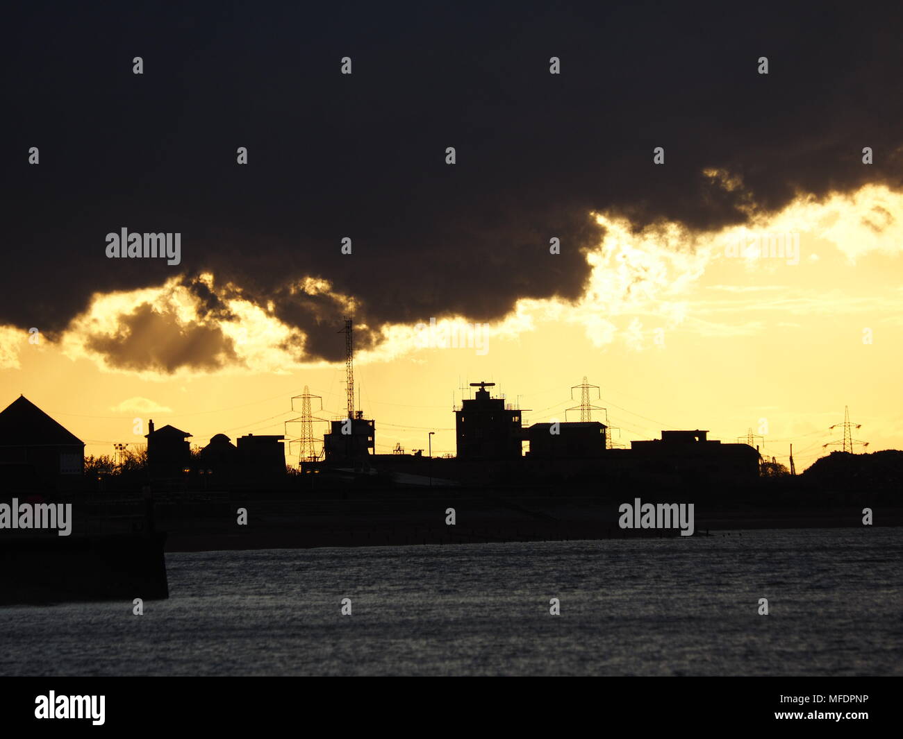 Sheerness, Kent, UK. 25th April, 2018. UK Weather: sunset with ...