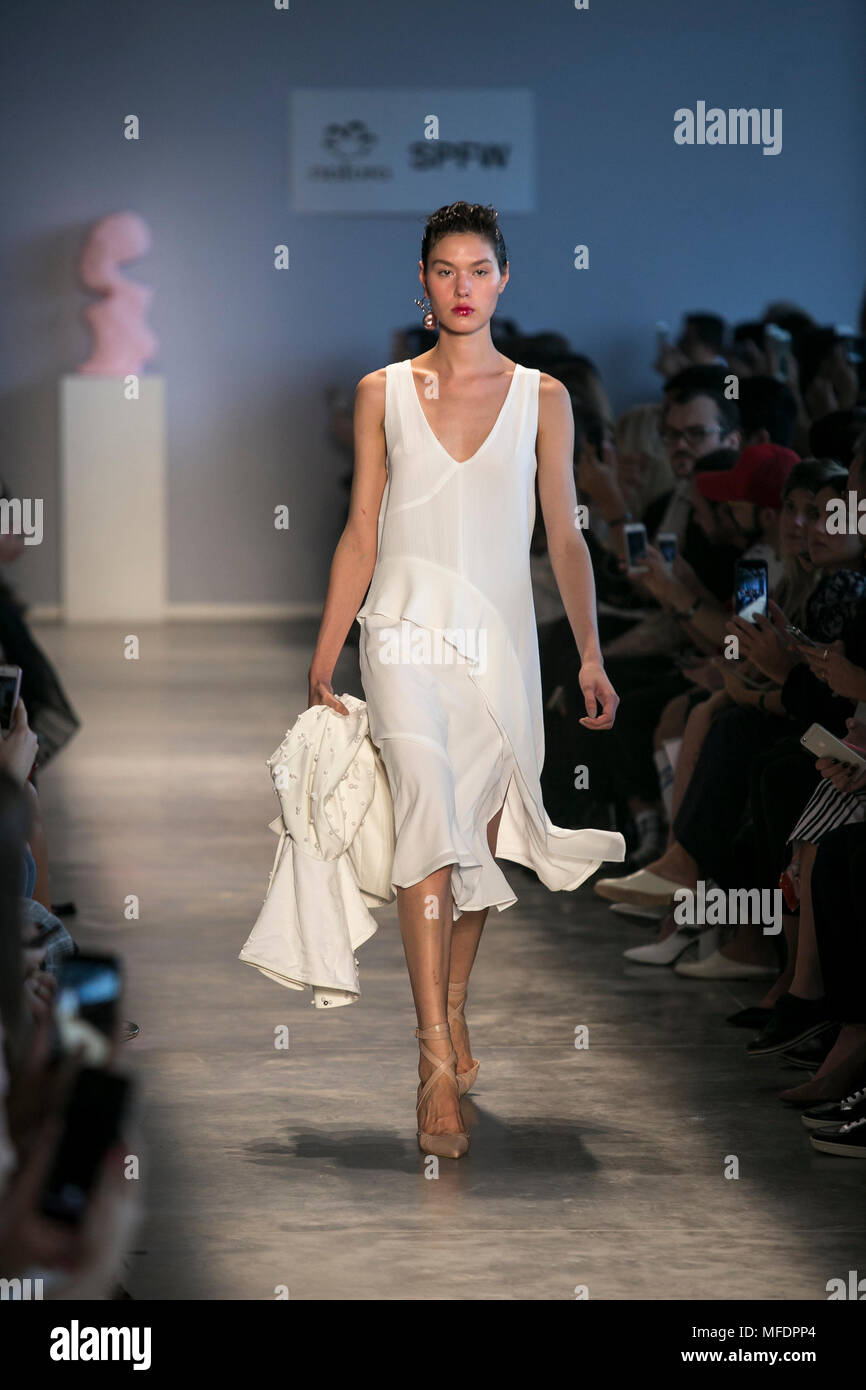 SÃO PAULO, SP - 24.04.2018: SPFW N45 - Debut of the spring-summer Modem ...