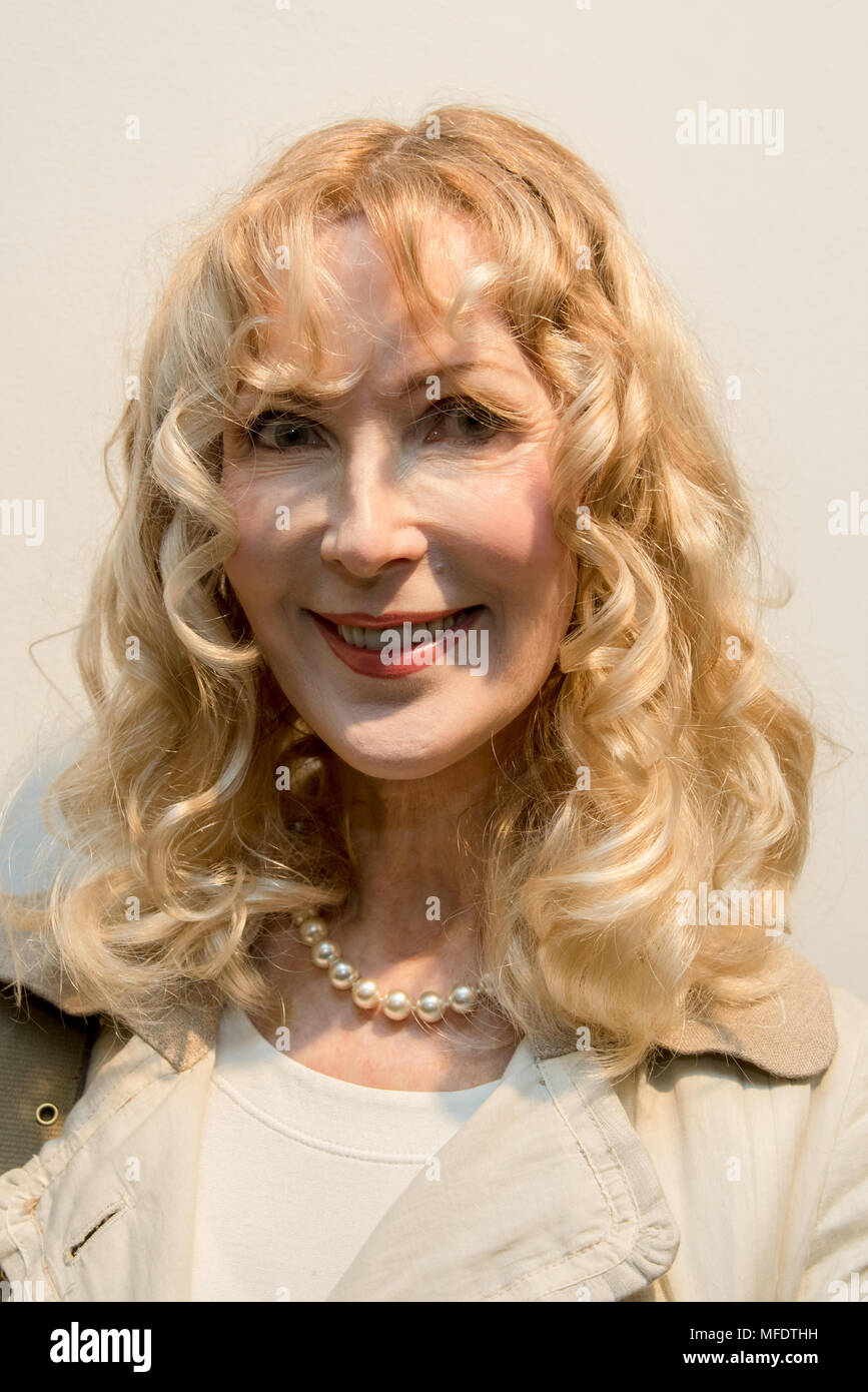 Nu projects hi-res stock photography and images - Alamy