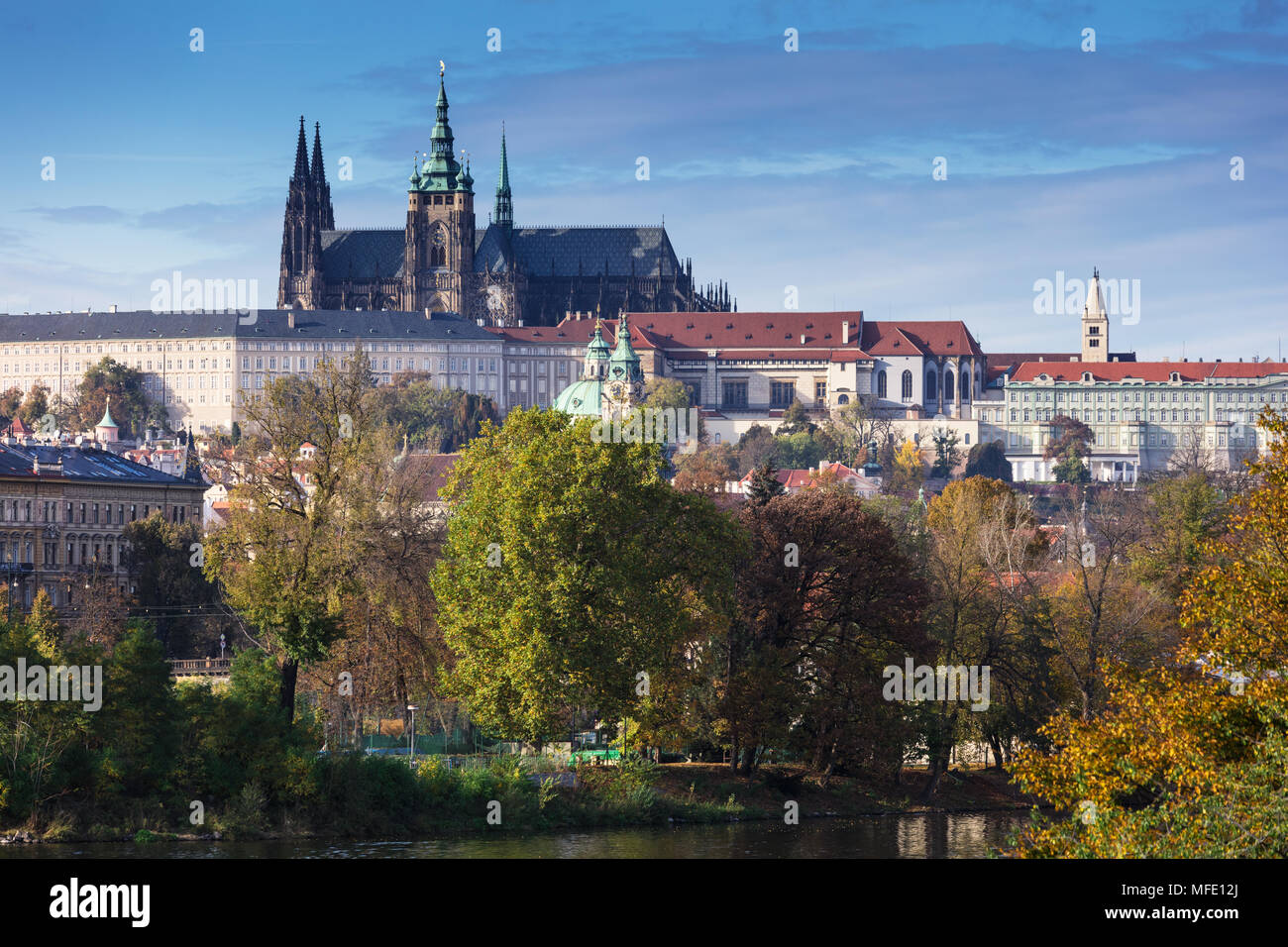 Prague Castle and Saint Vitus Cathedral at beautiful summer day Stock ...