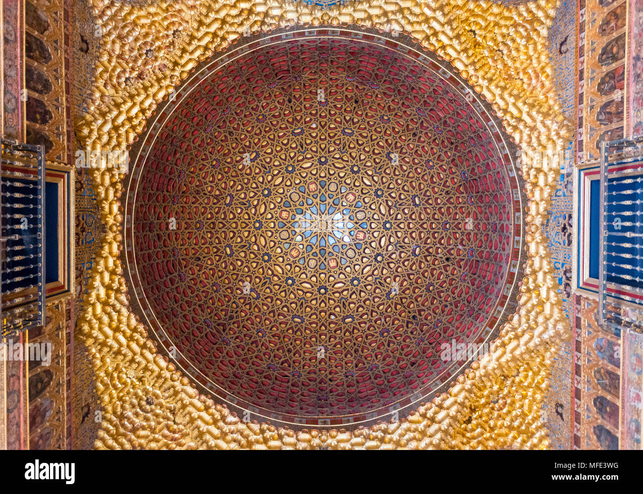 Ornately decorated ceiling hi-res stock photography and images - Alamy