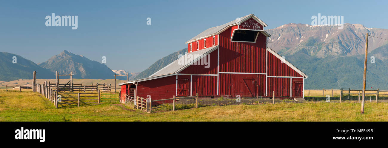 Red barn joseph oregon wallowa High Resolution Stock Photography and ...