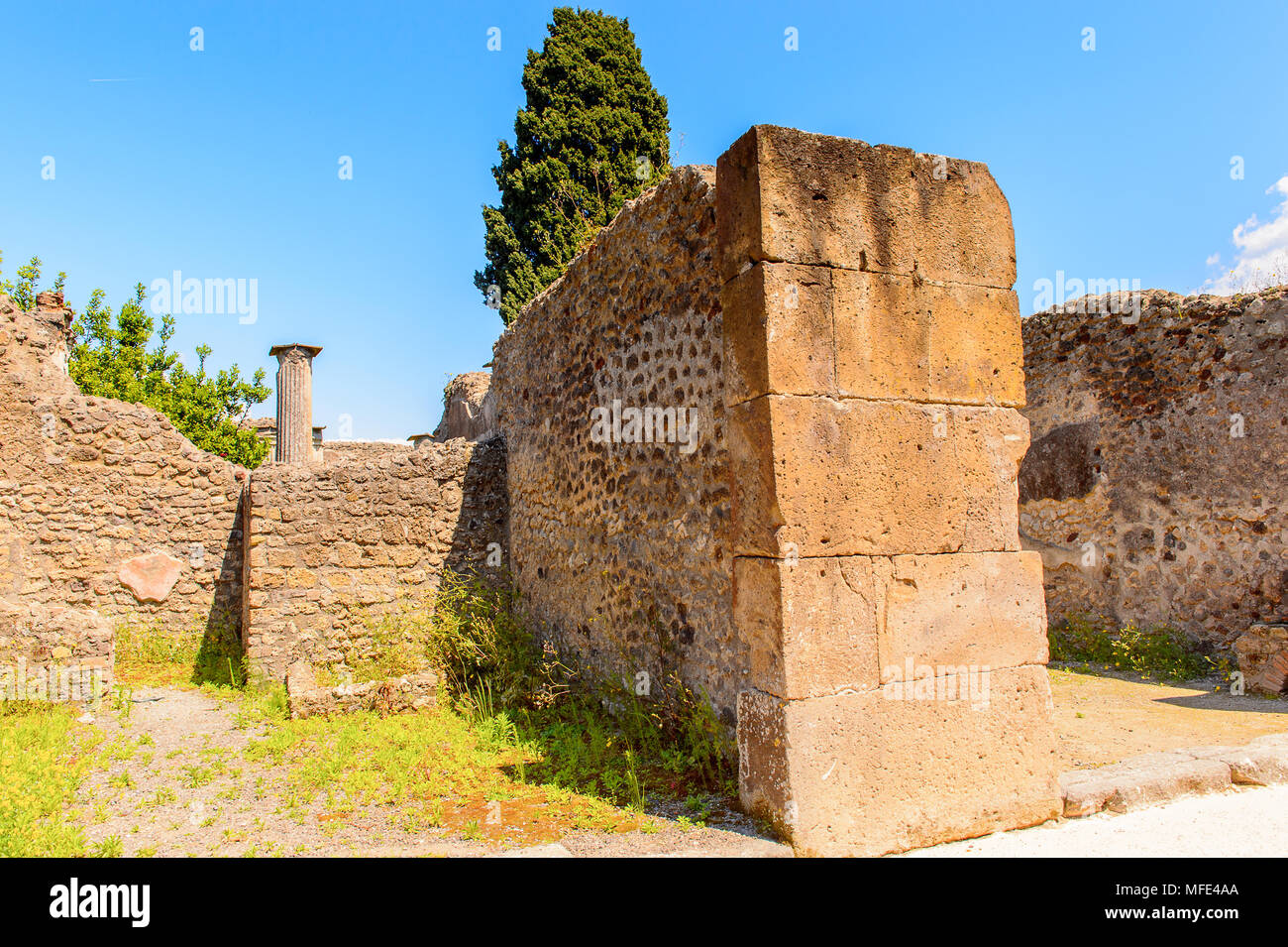 Destroyed architecture of Pompeii, an ancient Roman town destroyed by ...
