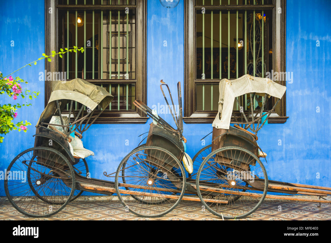 Penang malaysia blue mansion hi-res stock photography and images - Alamy