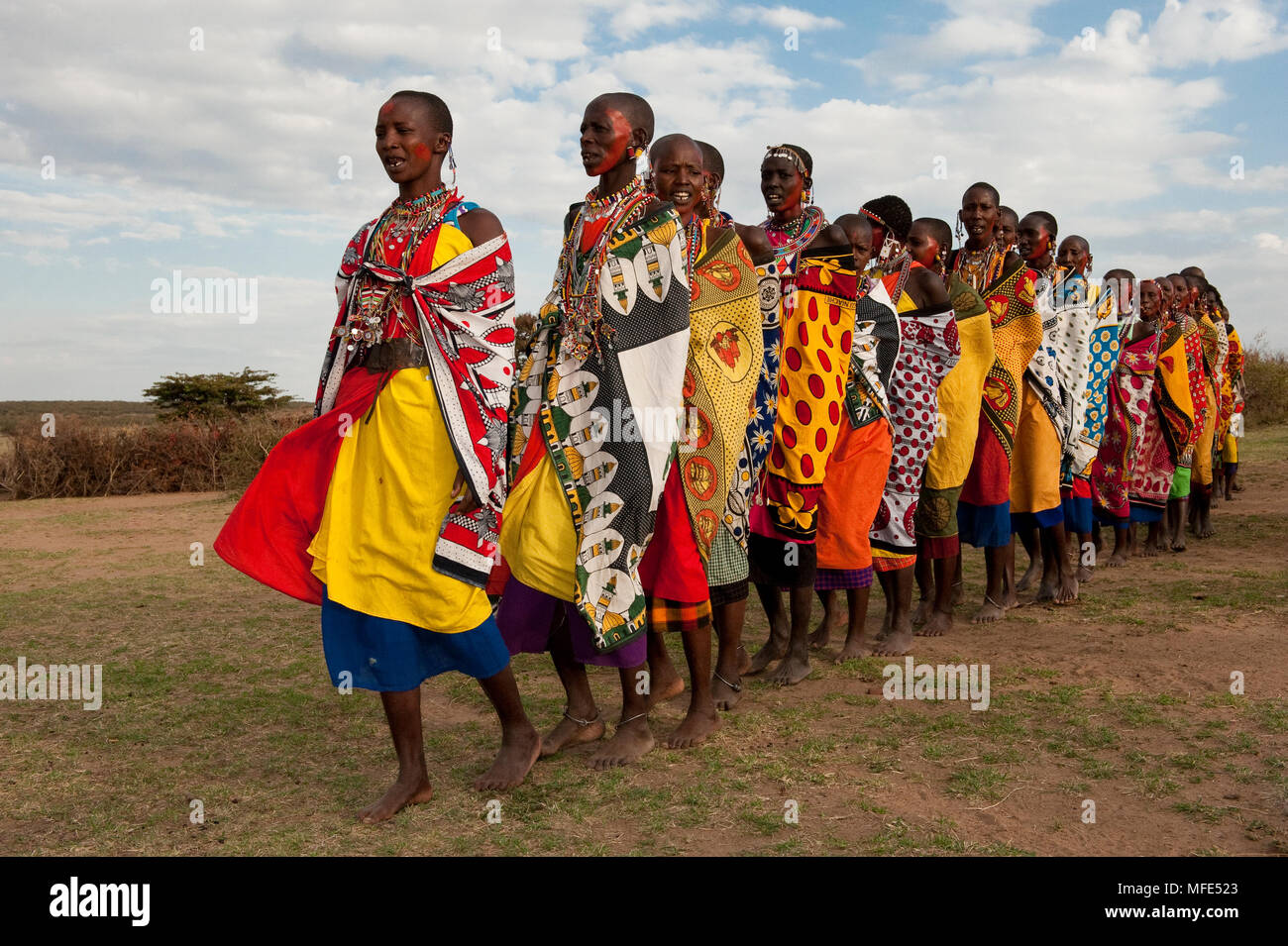 Kenya dance women hi-res stock photography and images - Alamy