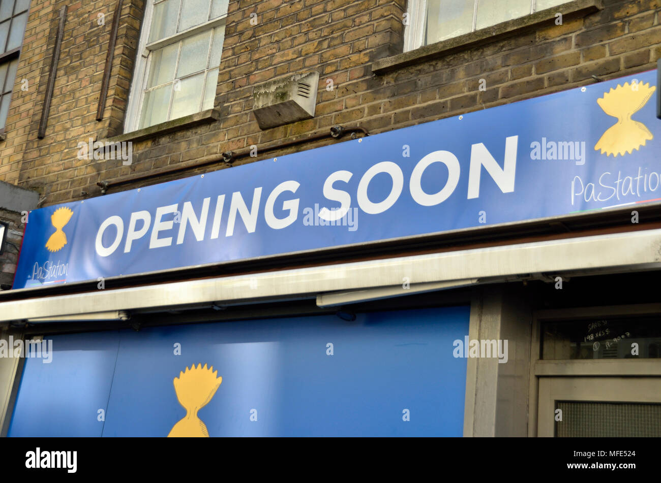 New shop sign hi-res stock photography and images - Alamy