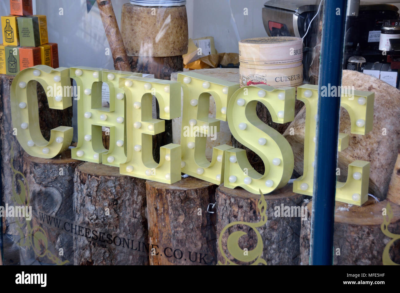 Window display sign hi-res stock photography and images - Alamy