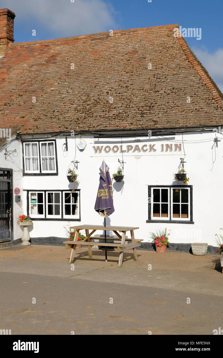 The woolpack inn hi-res stock photography and images - Alamy