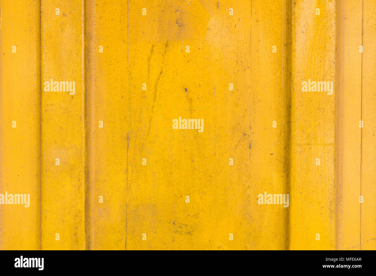Yellow cargo ship hi-res stock photography and images - Alamy