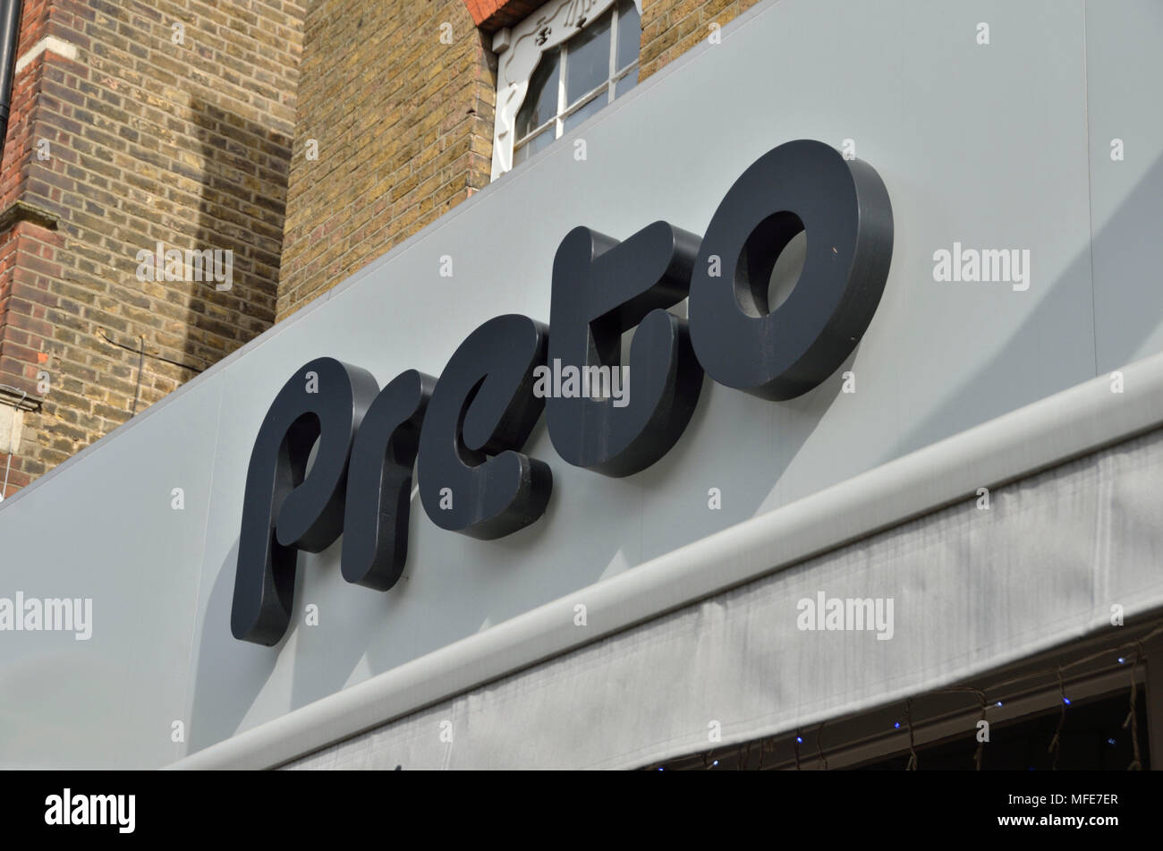 Enfield sign hi-res stock photography and images - Alamy