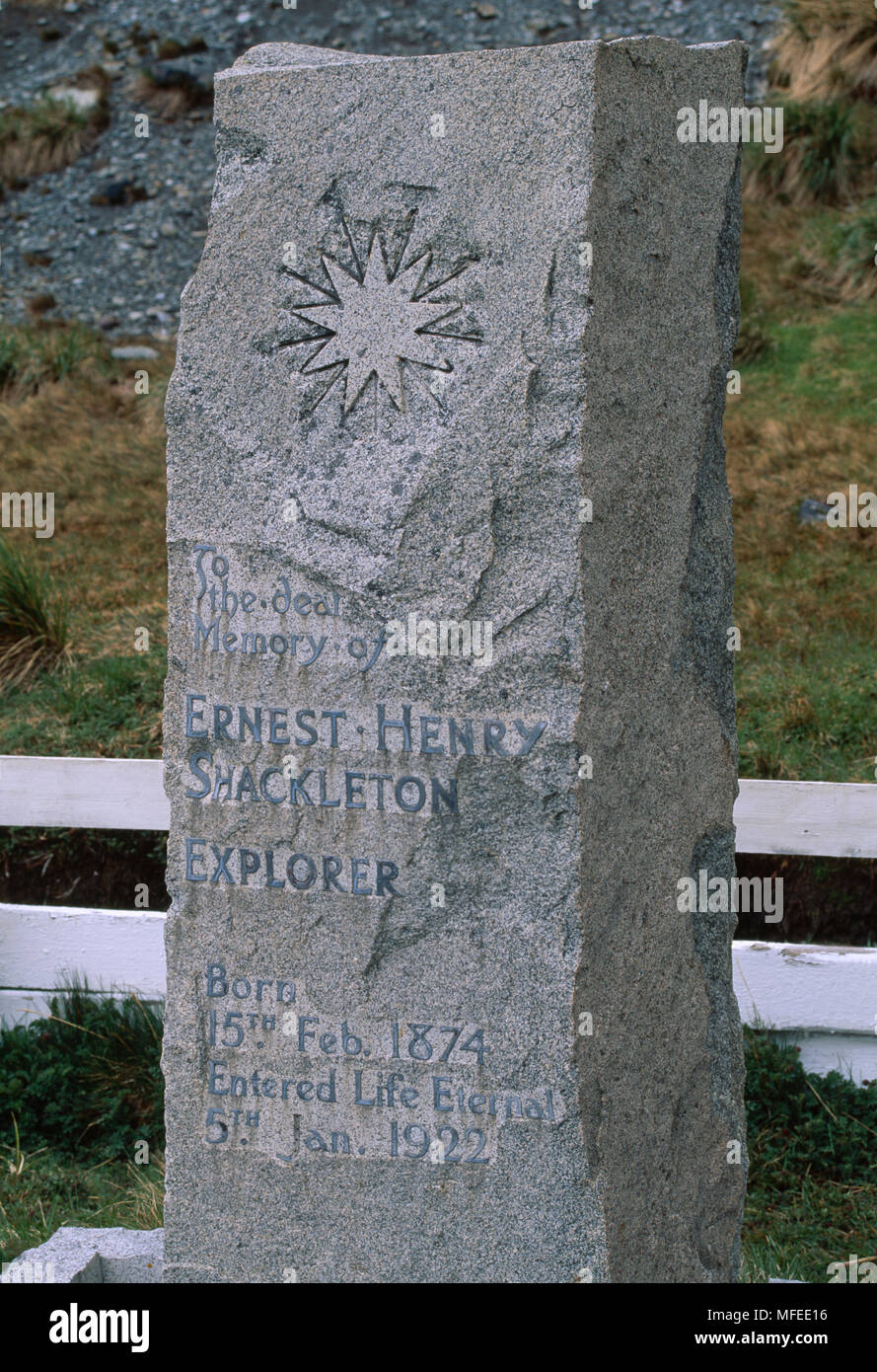 Shackleton grave antarctica hi-res stock photography and images - Alamy