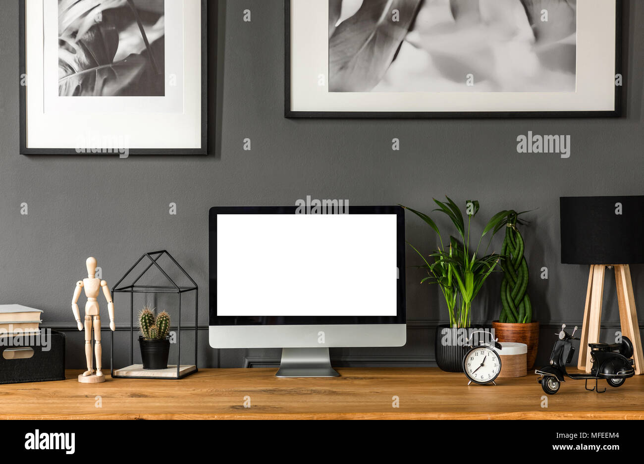 Empty work desk hi-res stock photography and images - Alamy