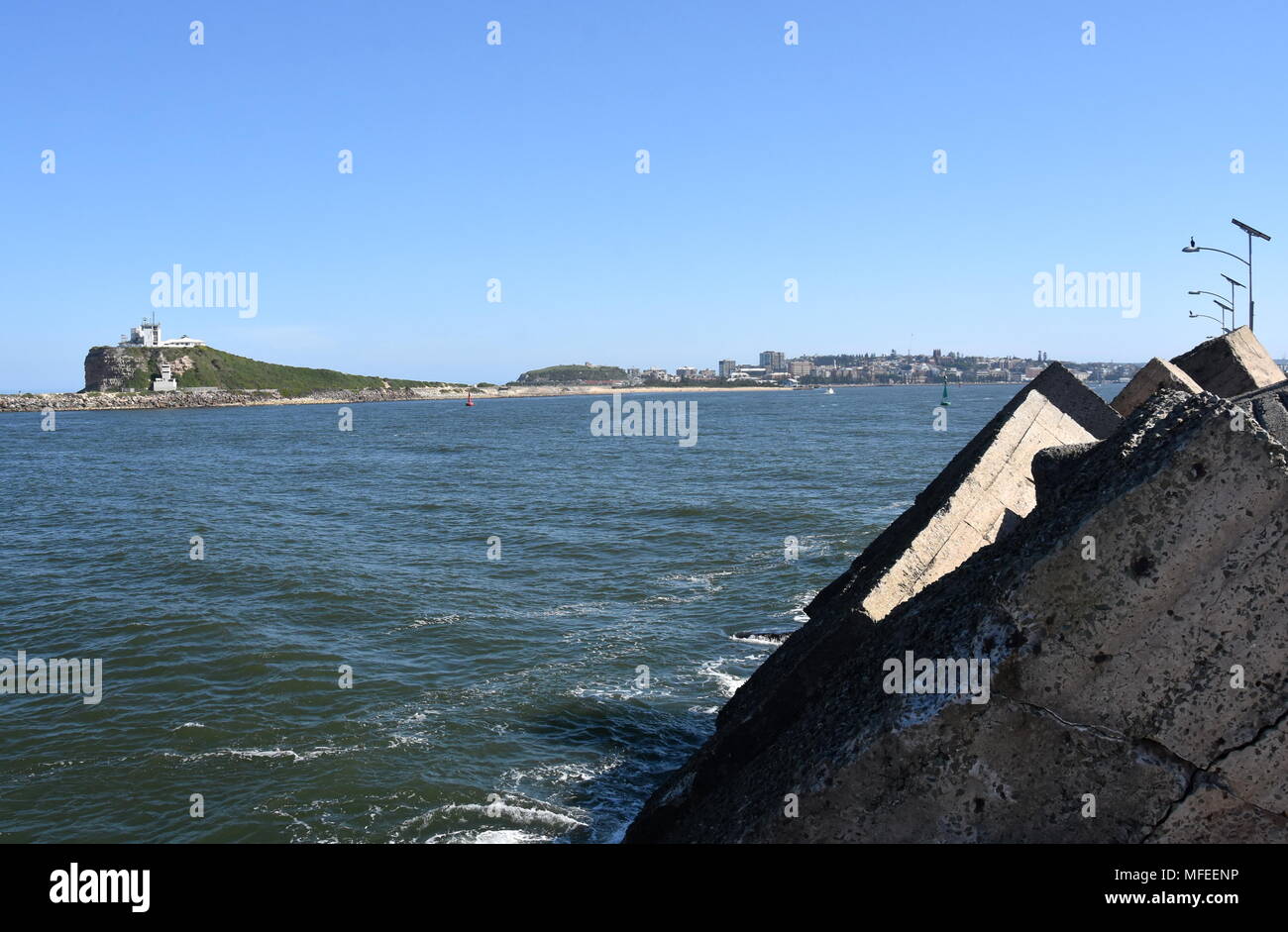 Shipwreck breakwall at Stockton (Newcastle, NSW, Australia). Nobbys ...