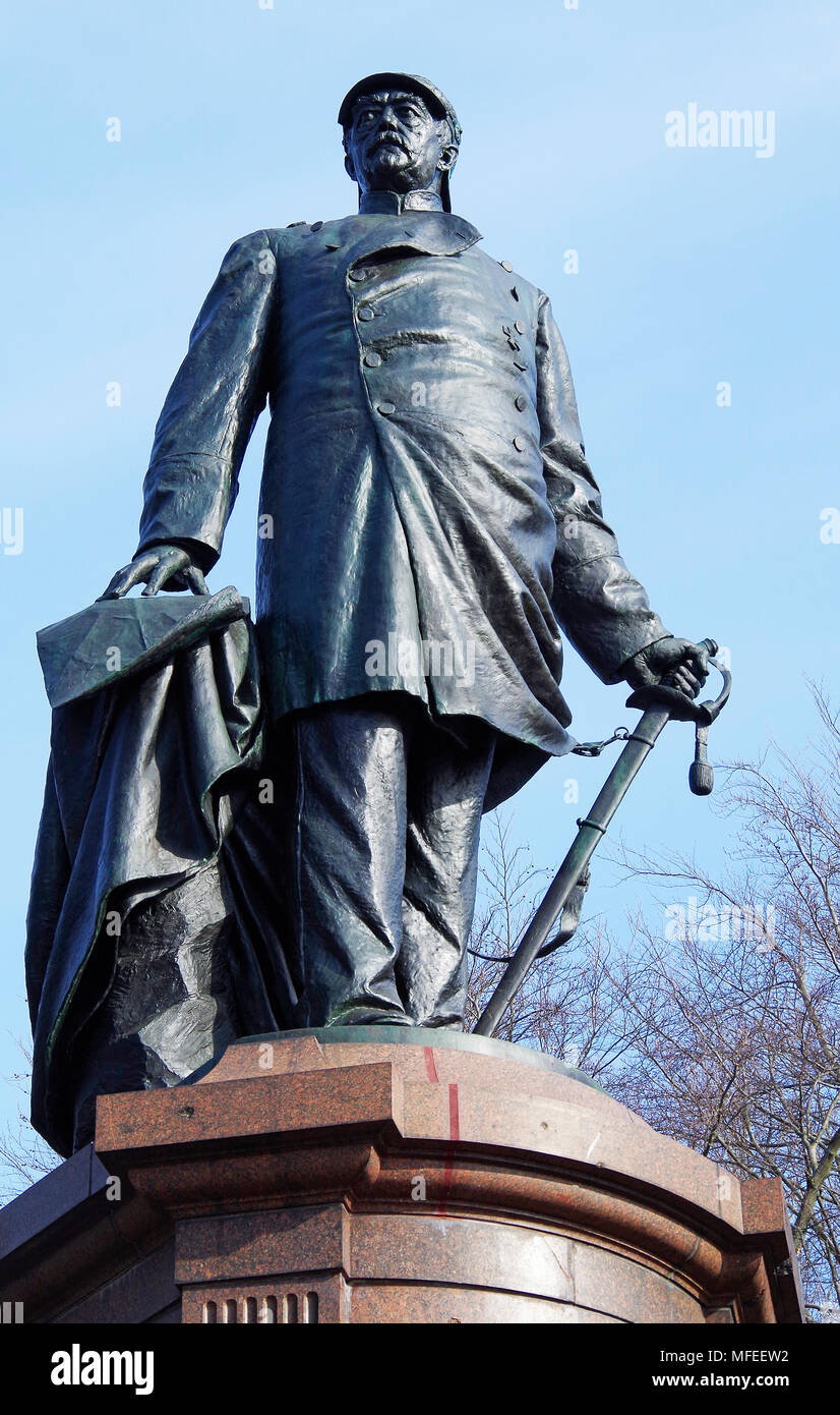 The Bismarck Monument, in the Tiergarten, Berlin, memorial to Prince ...