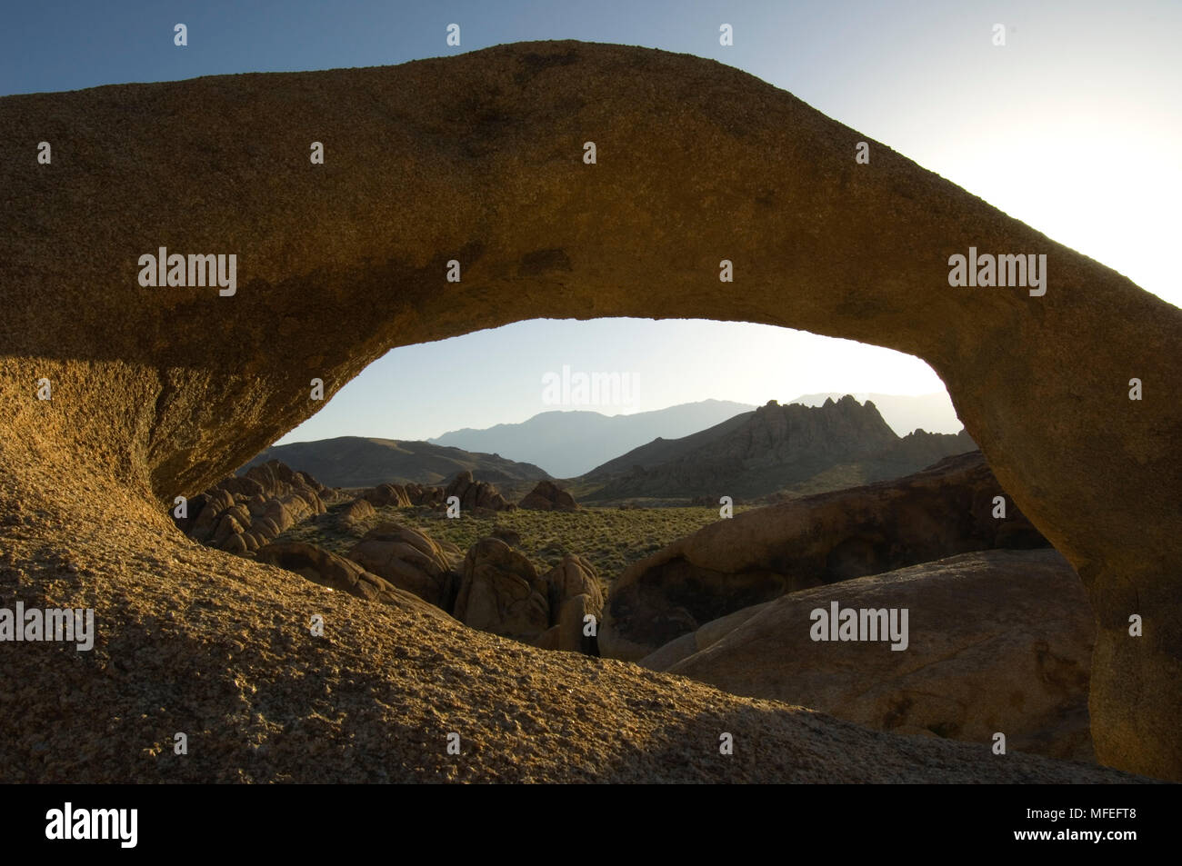 ROCK ARCH in the Alabama Hills near Independence, California, USA Stock ...