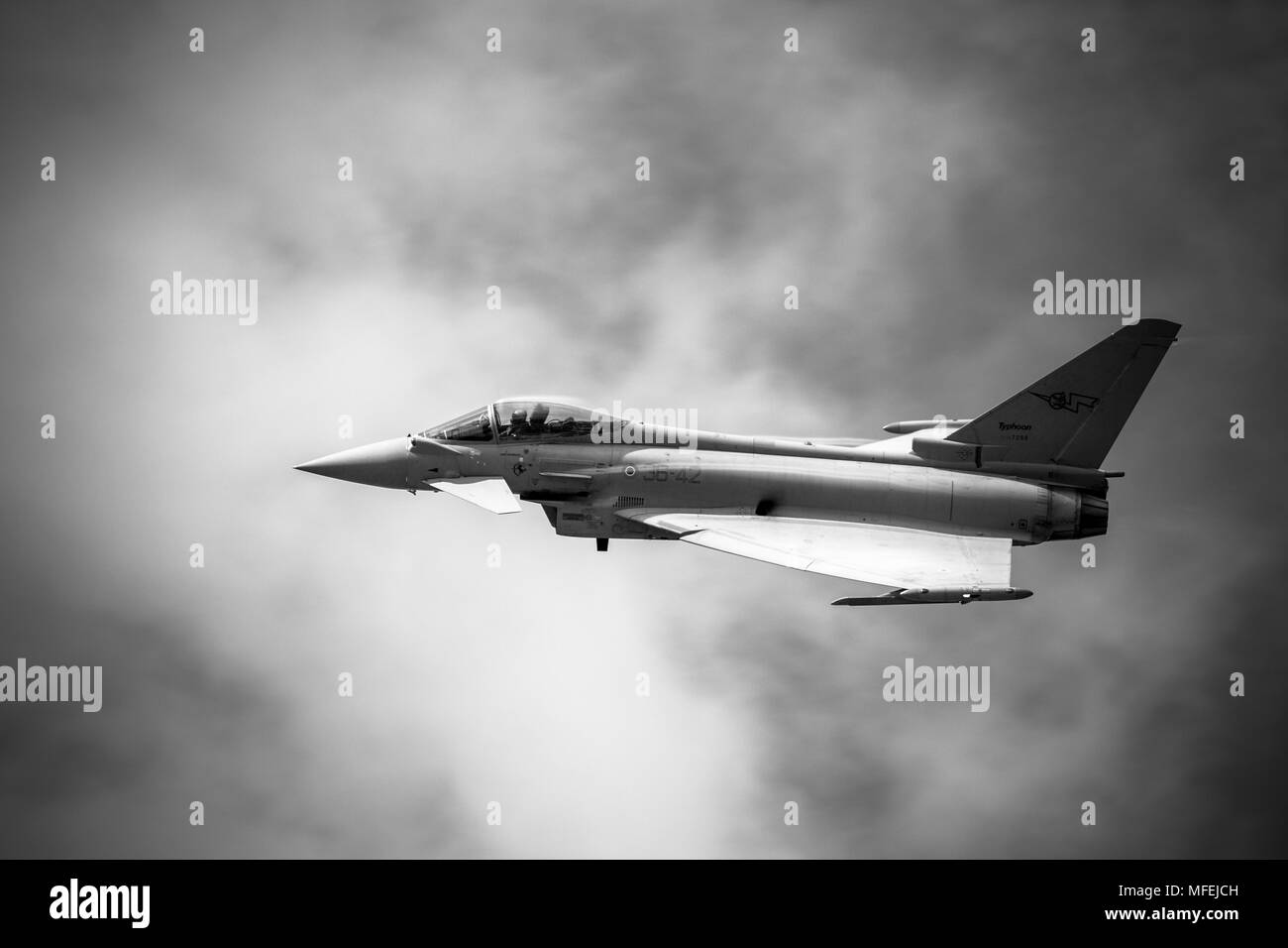 Eurofighter typhoon aircraft fairford Black and White Stock Photos ...