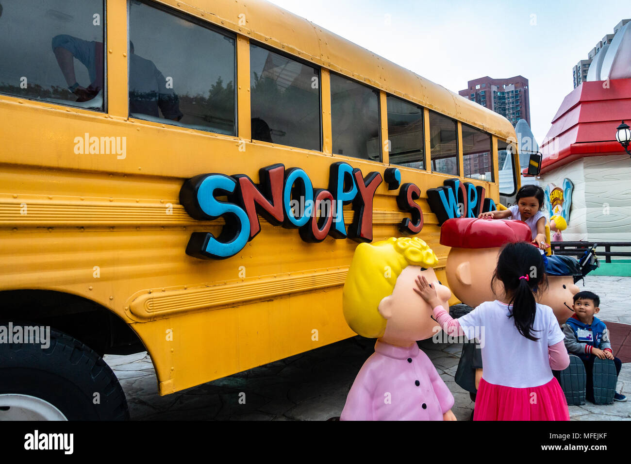 Snoopy world amusement hong kong hi-res stock photography and images ...