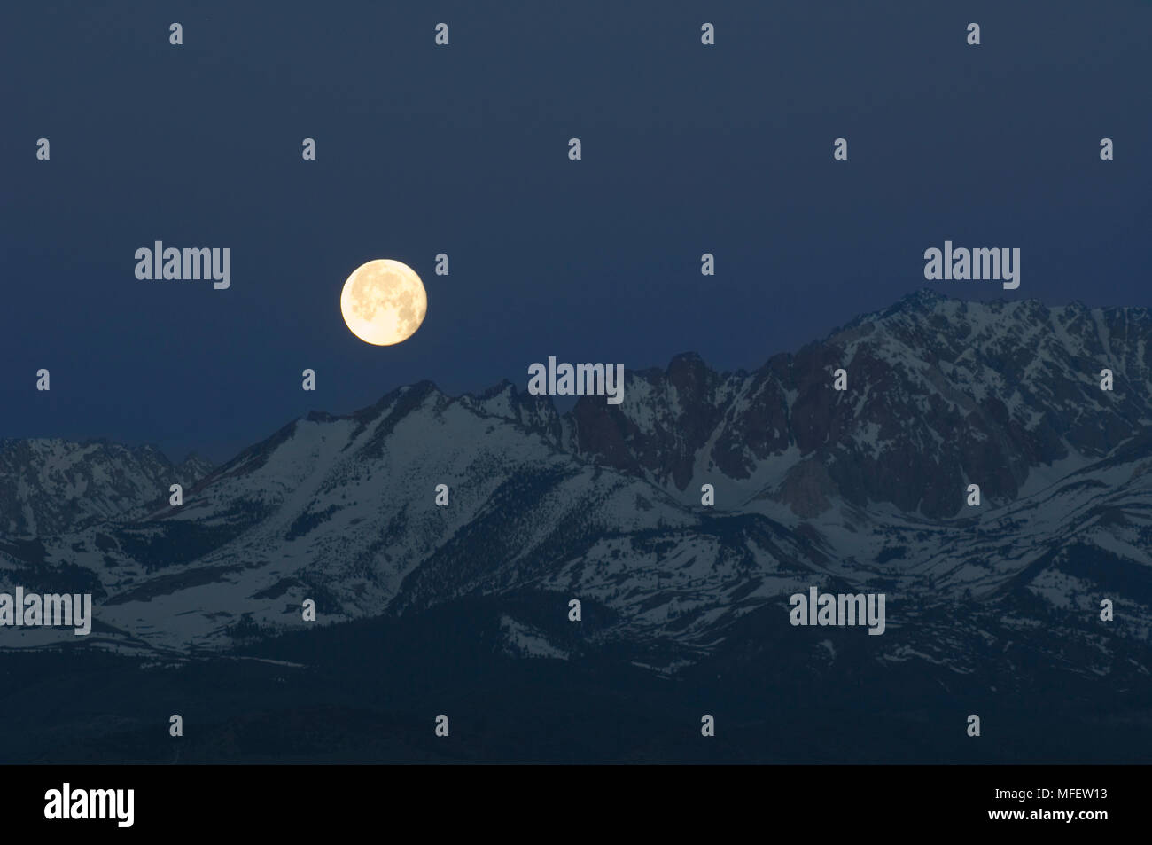 MOON SET over the Sierra Nevada Mountains USA Stock Photo - Alamy