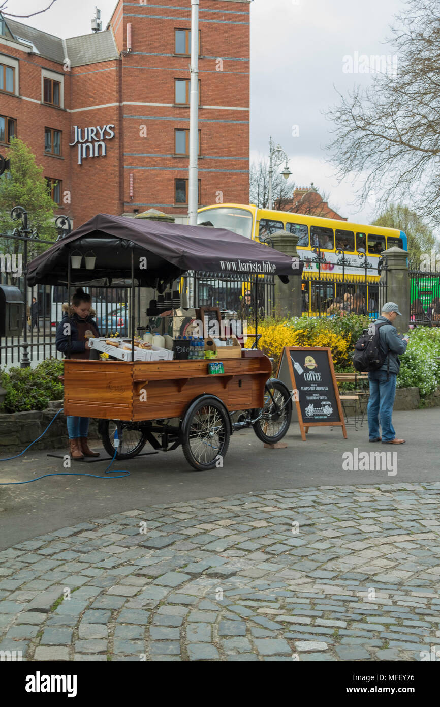 Food bus hi-res stock photography and images - Alamy