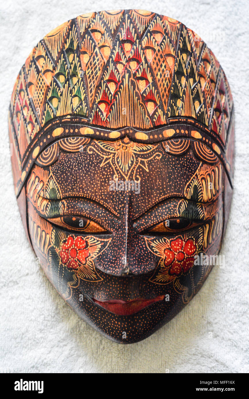 Indonesian mask hi-res stock photography and images - Alamy