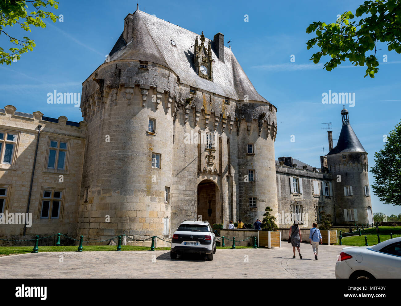 Chateau at jonzac hi-res stock photography and images - Alamy